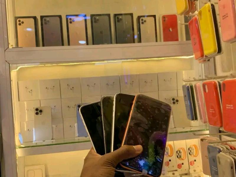 Solde iphone 11 simple neuf de 64 Giga à 470$ - mediacongo.net ...