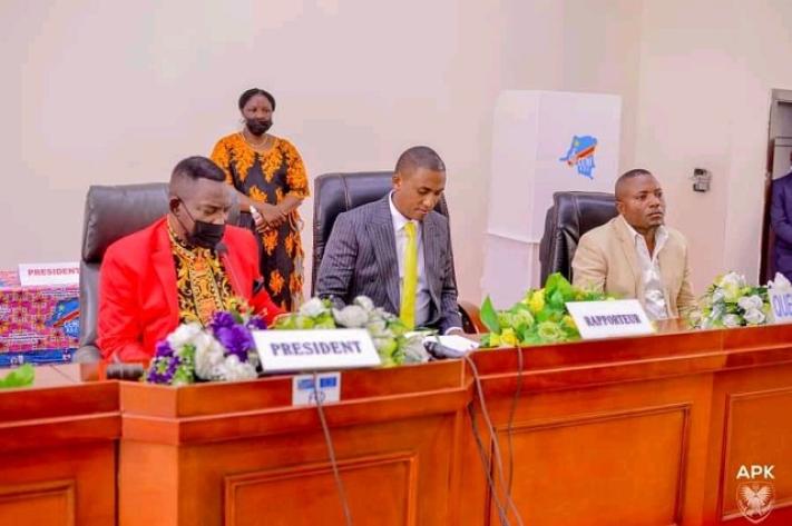 Assemblée Provinciale de Kinshasa : Godé Mpoy ouvre la session ...