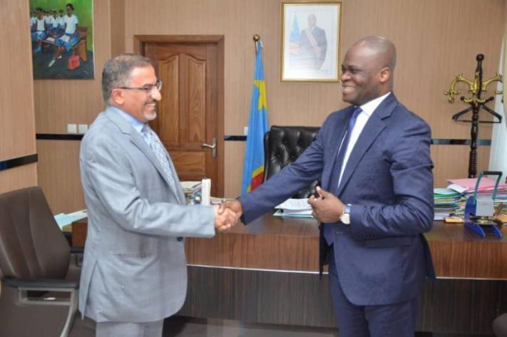 Un prince des Emirats Arabes Unis disposé à investir dans l’éducation ...