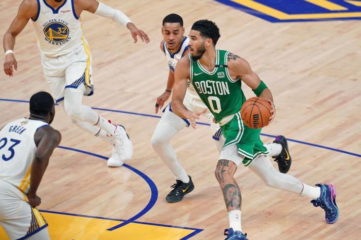 Basket: Boston remporte à Golden State (120-108) le premier match de la ...