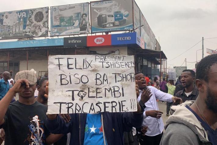 La grève des conducteurs de transport en commun perturbe la vie des Kinois