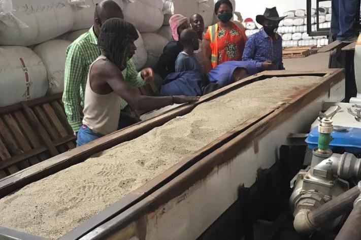 Une cargaison du Coltan interceptée par la Brigade douanière à Goma en ...