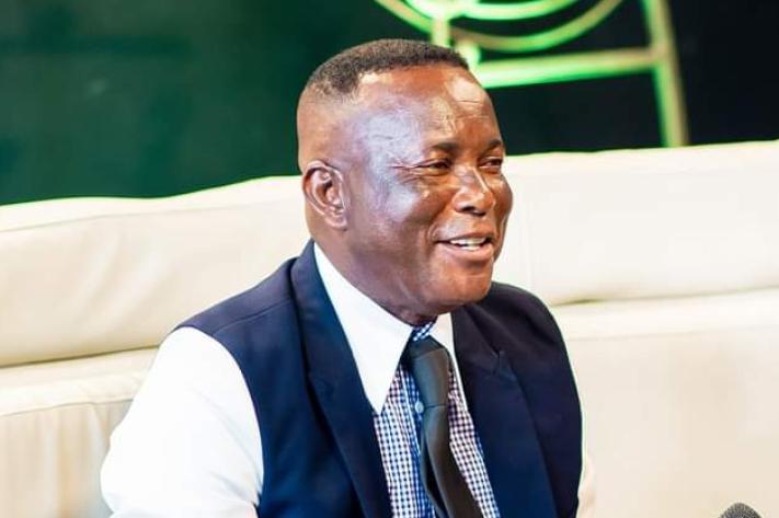 Pasteur Denis Lessie régale ses « péteurs » avec la sortie de l’opus ...