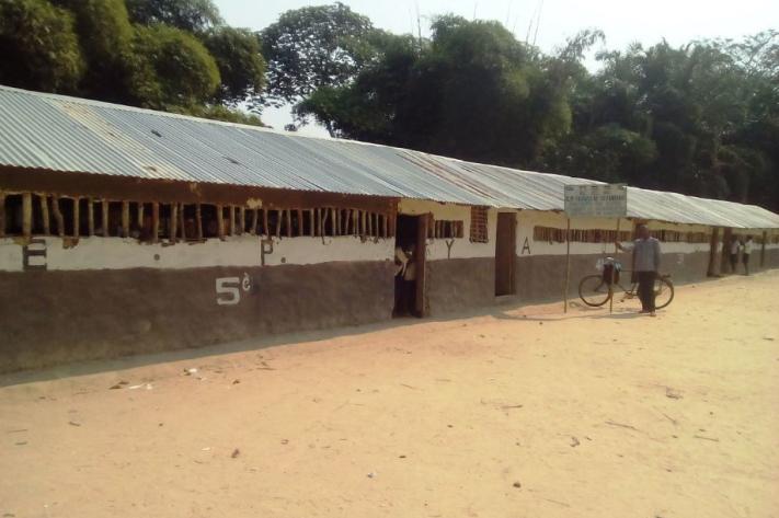 Tshopo: Services publics paralysés à Isangi faute de fonctionnaires partis toucher leur salaire ...