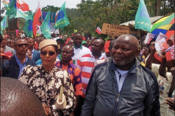 Guerre du M23 : Vital Kamerhe mobilise la population pour « défendre la ...