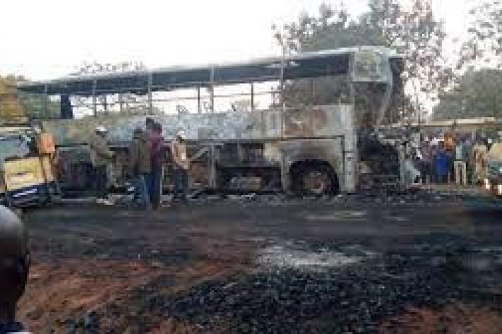 Haut-Katanga : 13 corps calcinés dans un accident de bus à Kambove