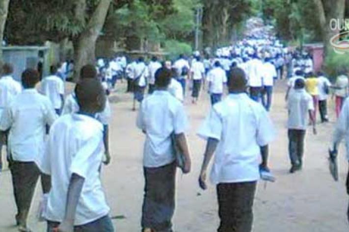 Sankuru : les élèves de Lusambo dans la rue pour dénoncer la grève des ...