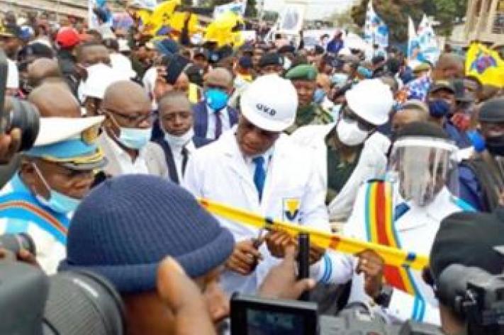 Le vice-Premier ministre des ITP inaugure le pont Kianza reliant les communes de Lemba et Ngaba