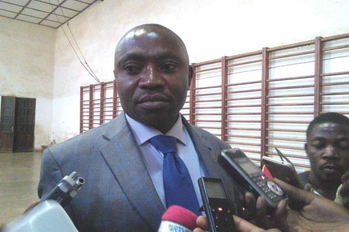 Le Professeur Philippe Kaganda dénonce la suspension des professeurs à ...