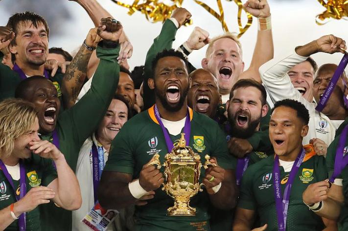 Les champions du monde de rugby toujours privés de terrain