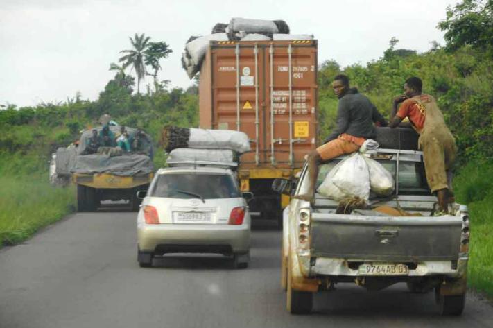 Kongo-Central : trois morts dans une collision entre un camion-remorque ...