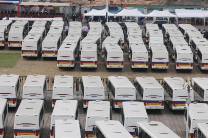 Kinshasa : après la mise en service des bus Transco, le gouvernement ...