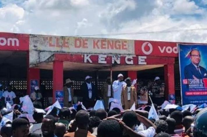 A Kenge, Tshiani pour un président congolais« de père, de mère et d ...