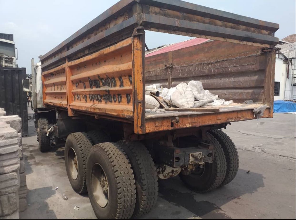 CAMION 20 TONNES 13.000$ à discuter - mediacongo.net - Petites annonces