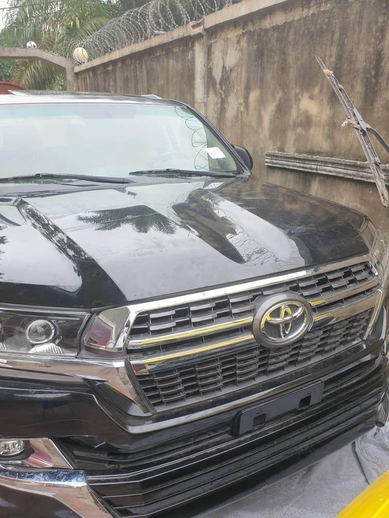 Land Cruiser VXR Moteur essance V8 Année de fabrication 2014 modifier ...