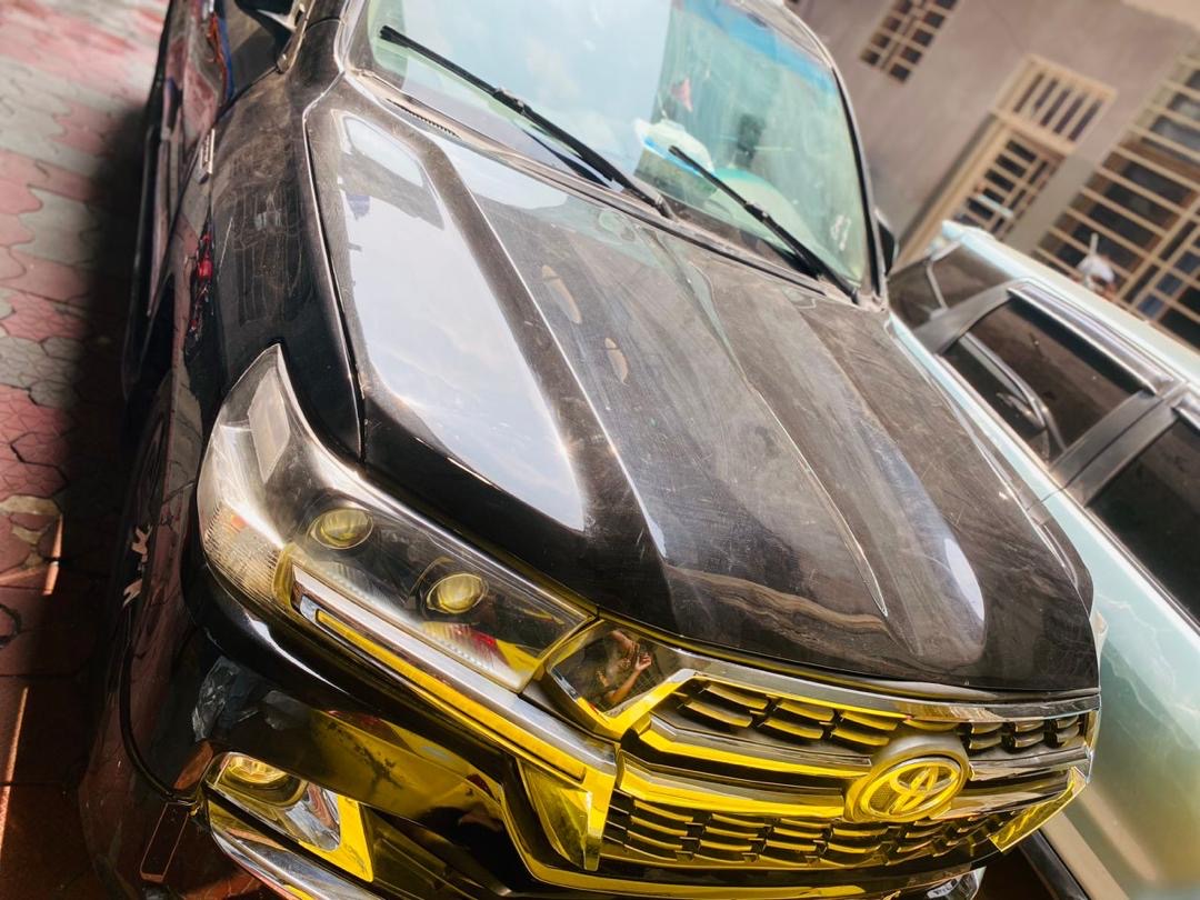 ?TOYOTA LAND CRUISER GXR V8 - ANNÉE 2011 MODIFIER 2021 - ⁠FULL OPTION - ⁠TOIT OUVRANT - ⁠ESSENCE ...