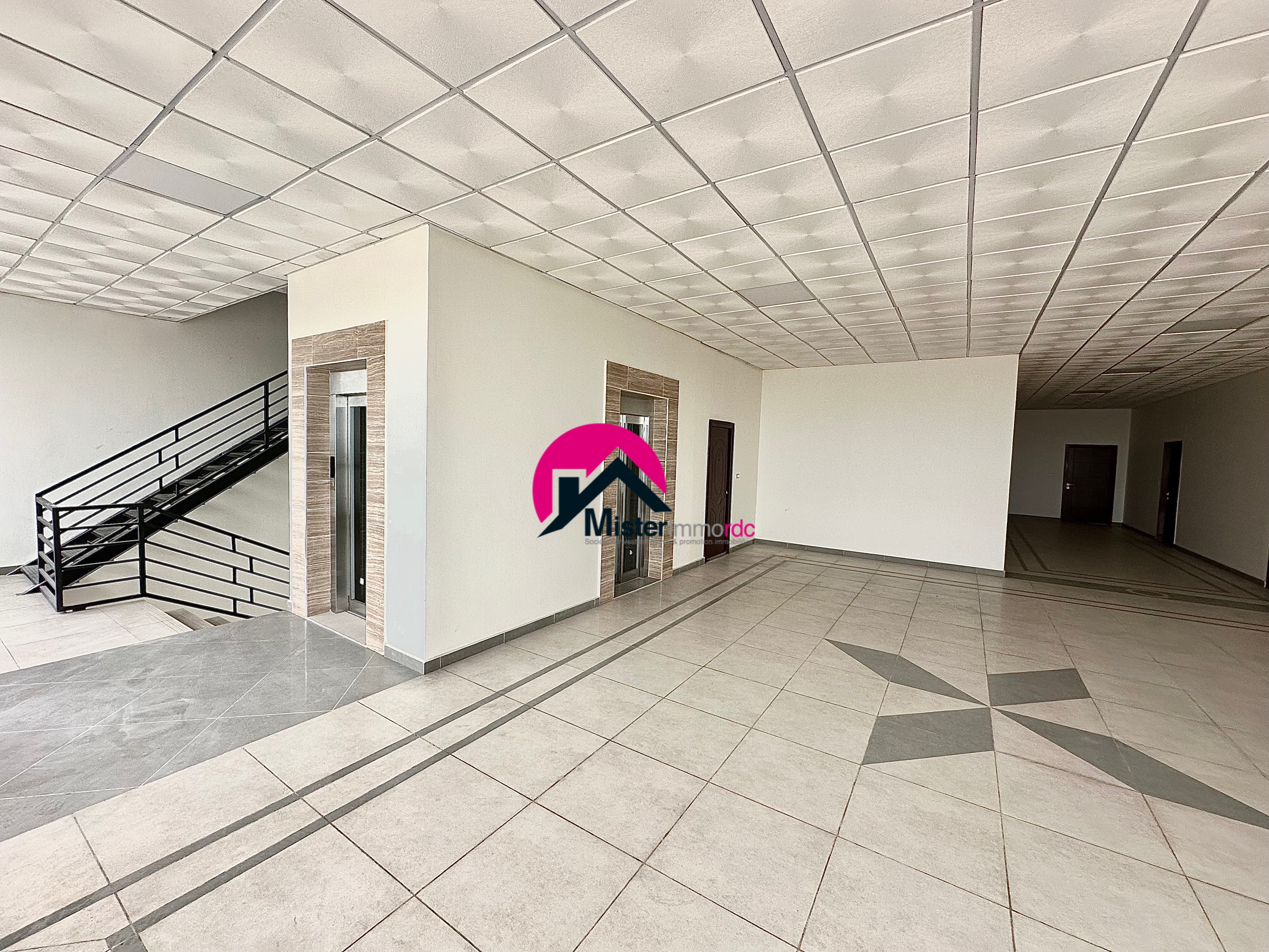 Location des magnifiques espaces de bureaux variés et modernes 149, 169, 172, 178 et 720m² dans ...