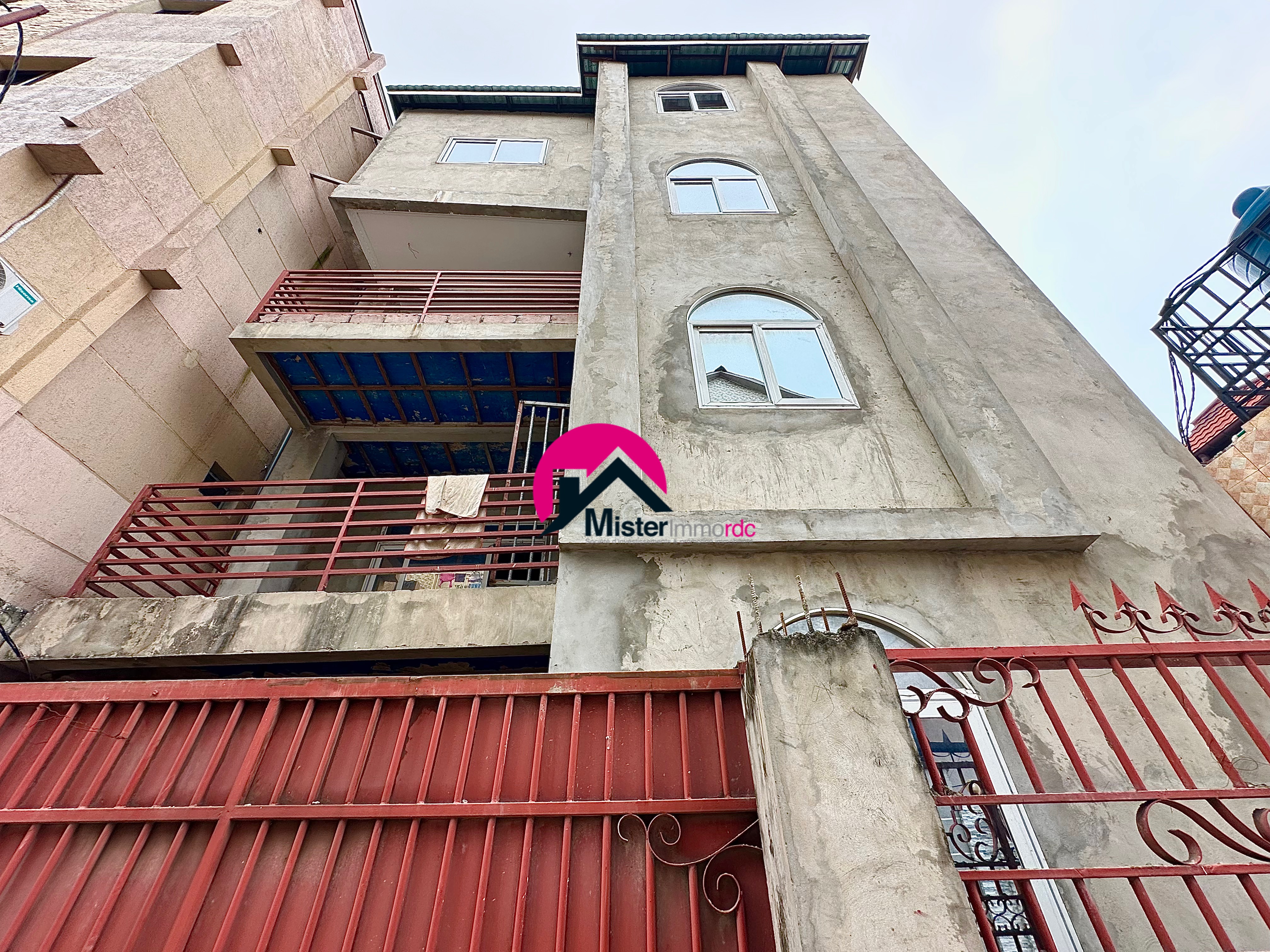 Vente d’un immeuble de RC+3 construit à 87% y compris terrasse au ...