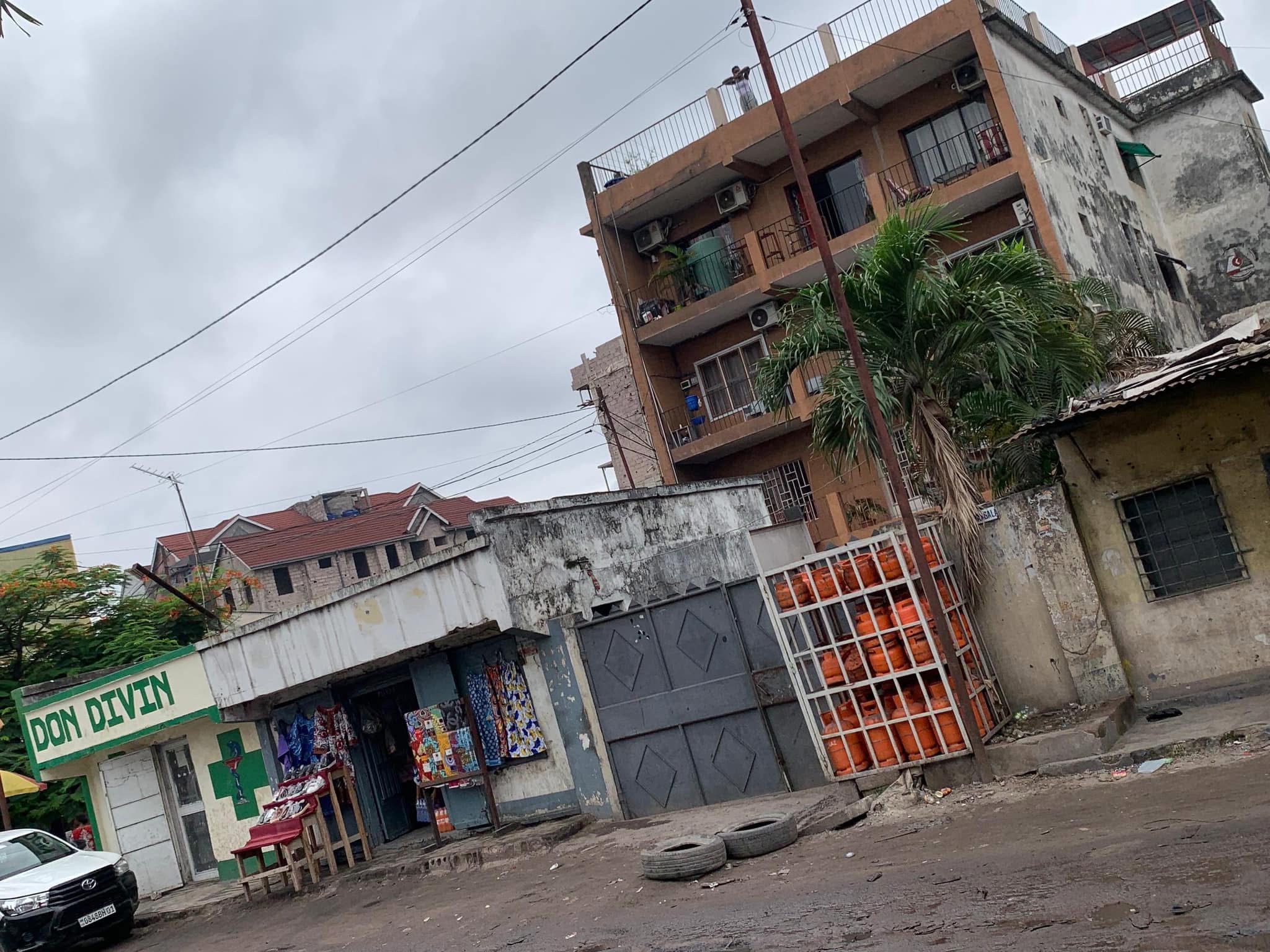 Vente d’une Immeuble de 3 niveaux dans la commune de Kintambo sur le ...