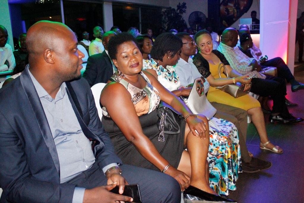 Ayant dans son portefeuille produit 8 marques de bière (dont 4 ...