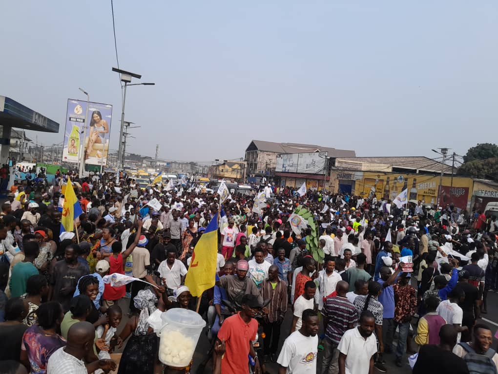 Kinshasa : Martin Fayulu accueilli chaleureusement à Tshangu par la ...