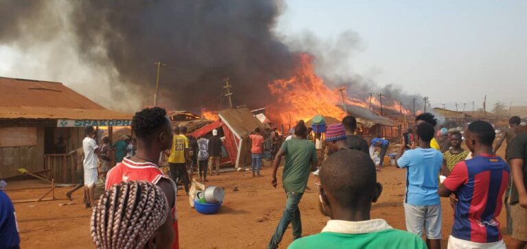 Haut-Uele : plus de 2000 familles sans abris après l'incendie des ...